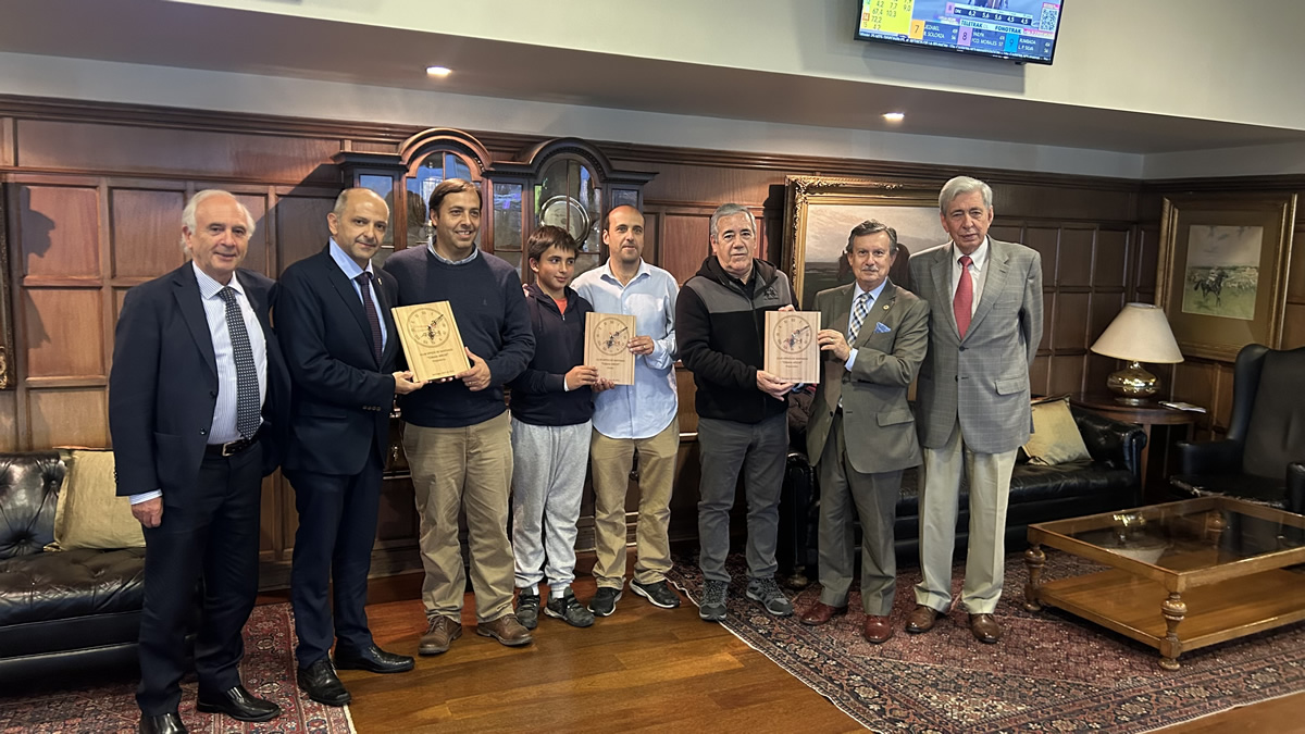 Exitosa Participación de la Directiva de ARCHI en el «Clásico Club ...